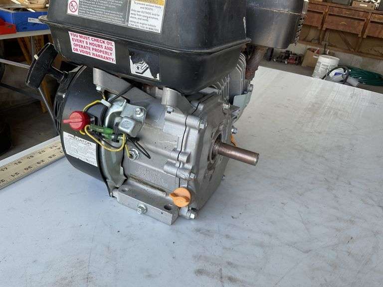 212 cc predator engine. Works. - Legacy Auction Company
