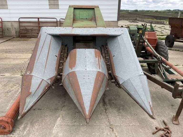 New Idea 2- row corn picker with sheller - Legacy Auction Company