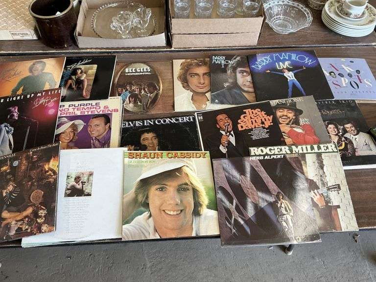 Misc record albums & 45's - Legacy Auction Company
