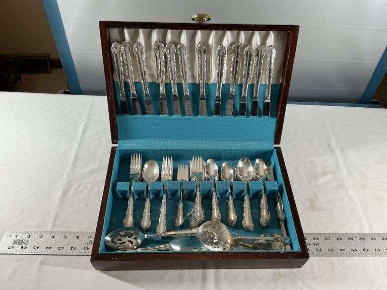 Oneida flatware, etc - Legacy Auction Company