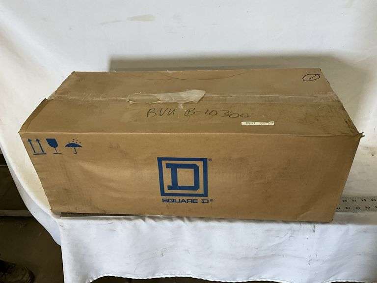 Square D A/C combination motor box - Legacy Auction Company