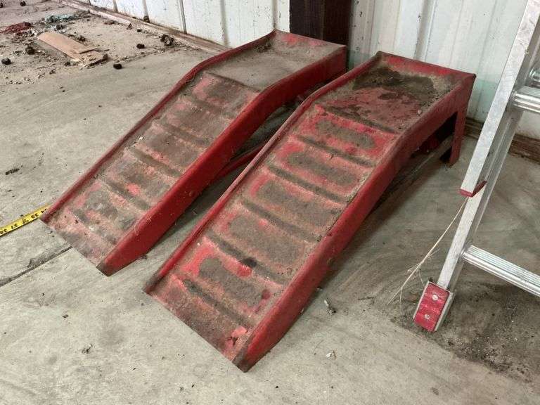 Metal car ramps - Legacy Auction Company
