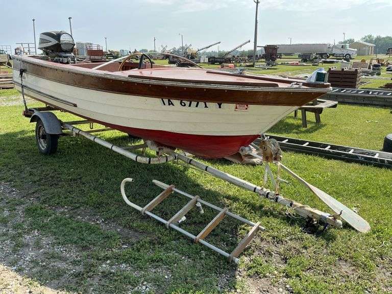 Vintage wooden 15 foot Thompson boat with 40 hp - Legacy Auction Company