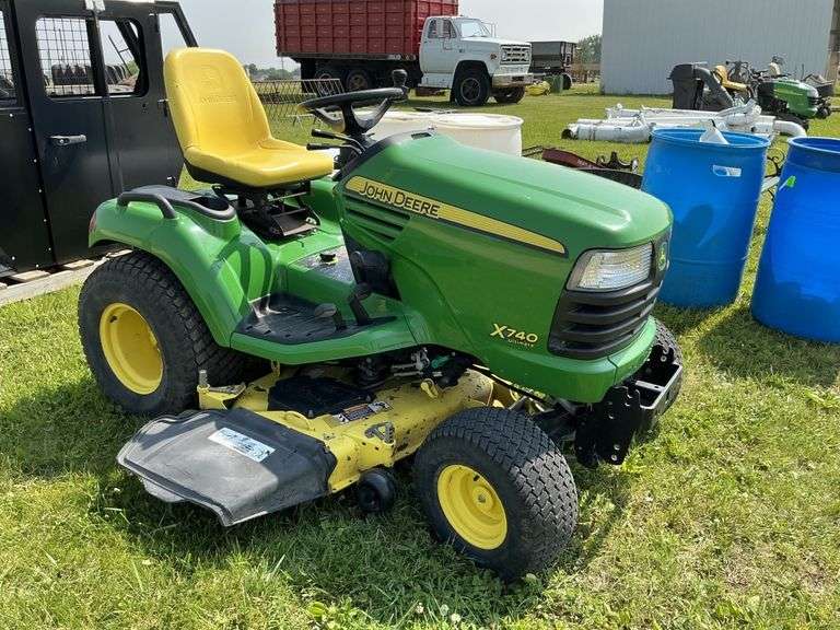 2008 John Deere X740 diesel - Legacy Auction Company