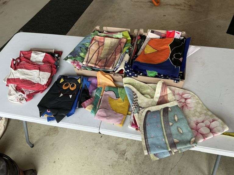 Decorative flags - Legacy Auction Company