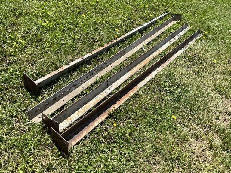 4-8'8" angle iron legs - Legacy Auction Company