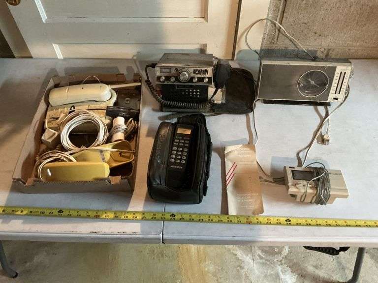 CB/vintage phones and radio - Legacy Auction Company
