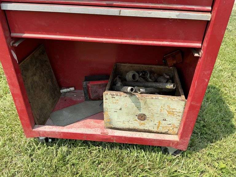 Toolbox and contents - Legacy Auction Company