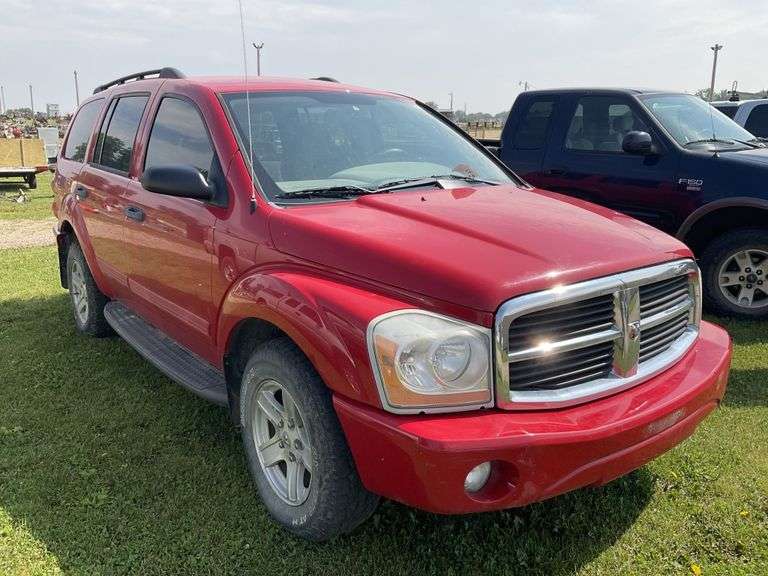 2005 Dodge Durango, new battery, runs and drives, - Legacy Auction Company