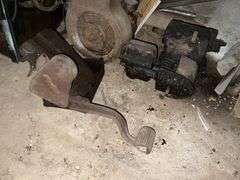 Maytag engine parts, fan and extra engine - Legacy Auction Company