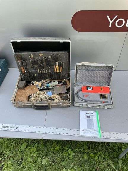 Halogen leak detector and toolbox with tools - Legacy Auction Company