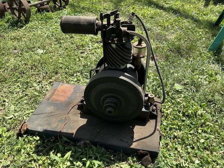 Briggs model F - Legacy Auction Company