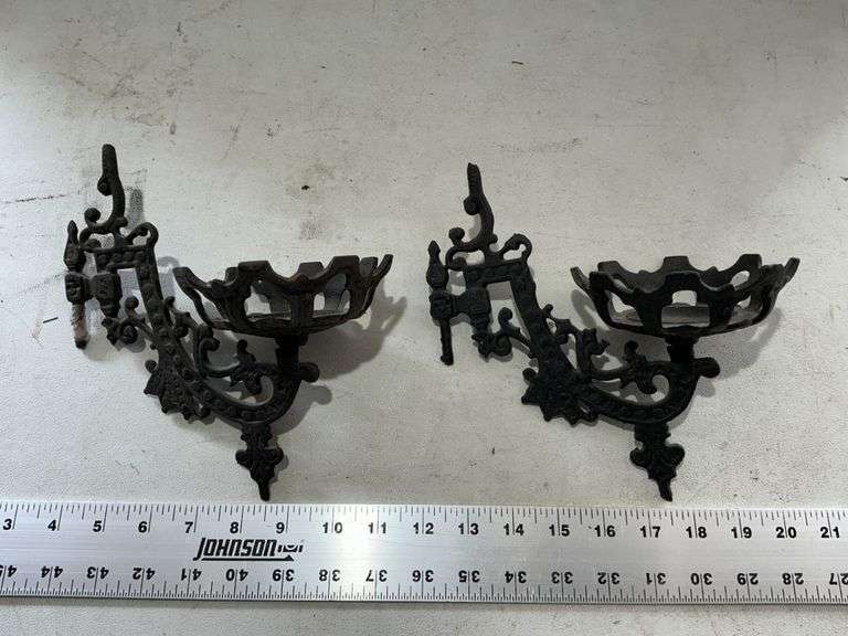 Cast iron oil lamp brackets - Legacy Auction Company