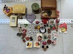 Vintage Hallmark pins, Mickey and Minnie mouse - Legacy Auction Company