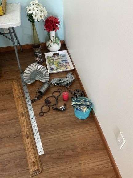 Assorted decor - Legacy Auction Company