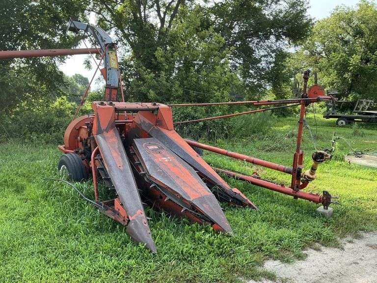 Fox 2 row pull type chopper – READ DESCRIPTION - Legacy Auction Company
