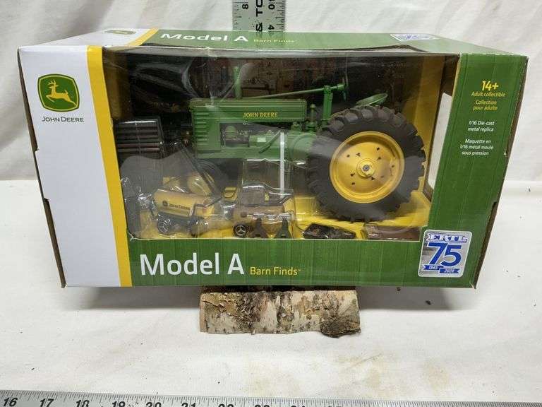 John Deere model A barn finds - Legacy Auction Company
