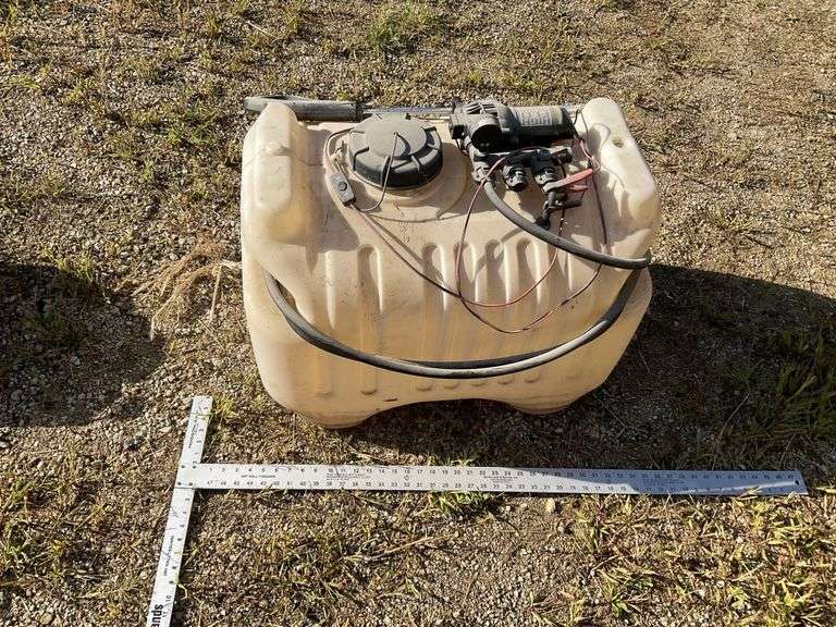 Country line 40 gallon sprayer with pump and wand - Legacy Auction Company
