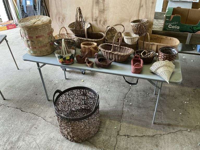 Assorted baskets - Legacy Auction Company