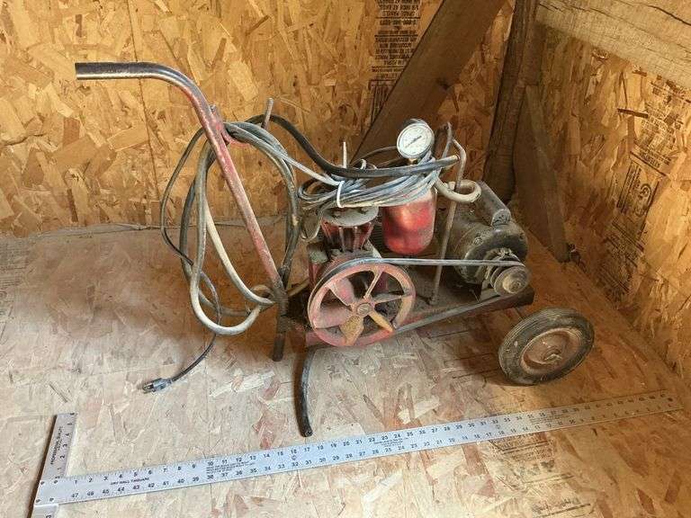 Air compressor, works. - Legacy Auction Company