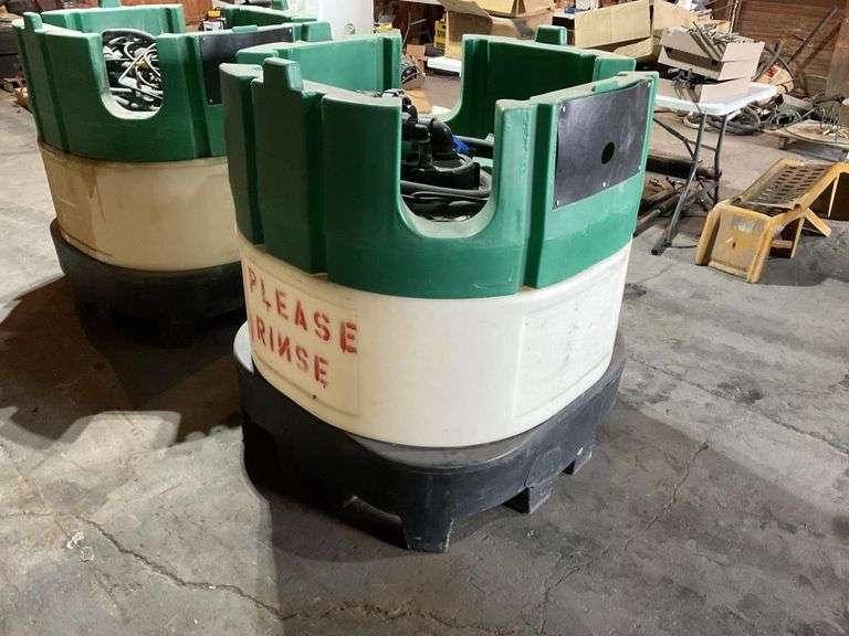 120 gallon chemical shuttle with 12v. Pump, works - Legacy Auction Company