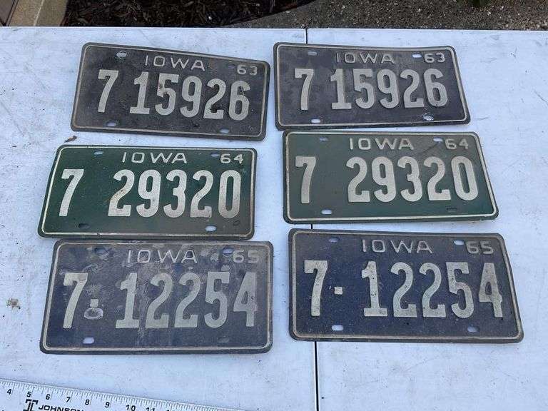 Vintage Iowa license plates - Legacy Auction Company