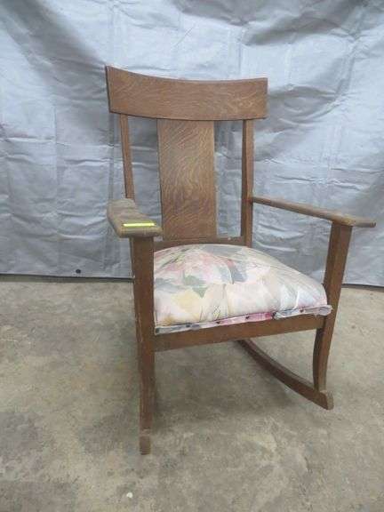 Oak Rocking Chair - Lambrecht Auction, Inc.