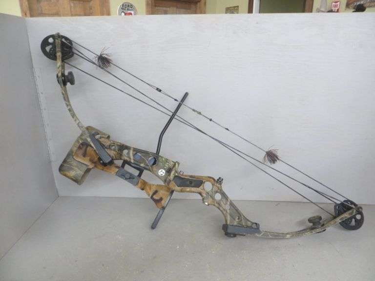 Browning Reflex Compound Bow - Lambrecht Auction, Inc.