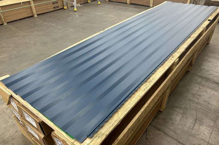 Urban Blue D5D Vinyl Siding 12' - Lambrecht Auction, Inc.