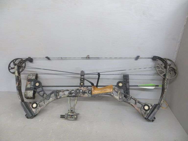 Mathews Solo Cam Compound Bow - Lambrecht Auction, Inc.