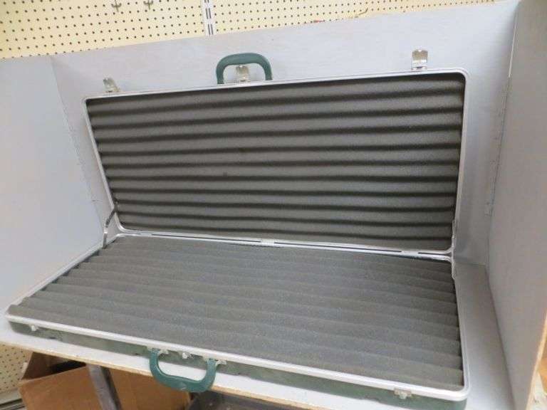 Compund Bow or Takedown Case 38" Long - Lambrecht Auction, Inc.