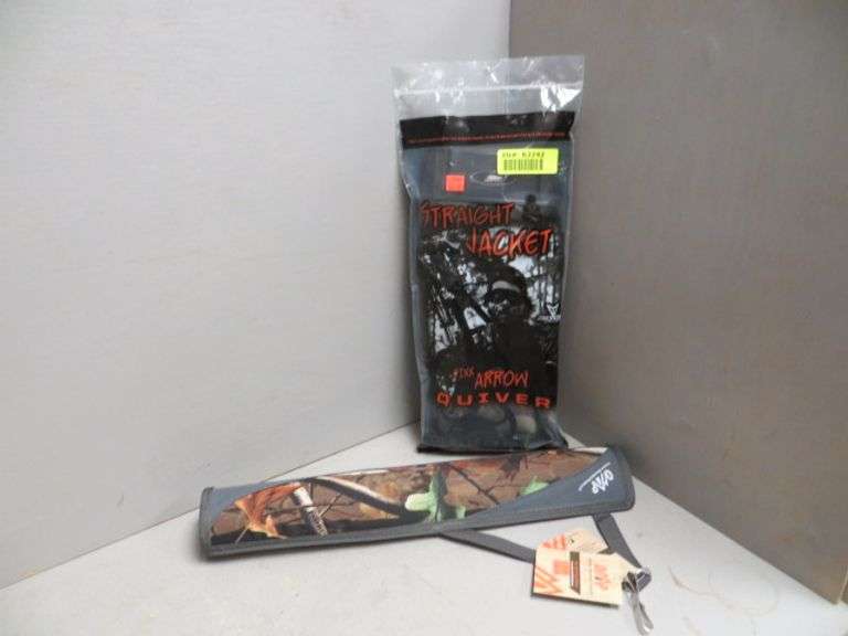 Straight Jacket 6-Arrow Quiver, OMP Shoulder Quiver - Lambrecht Auction ...