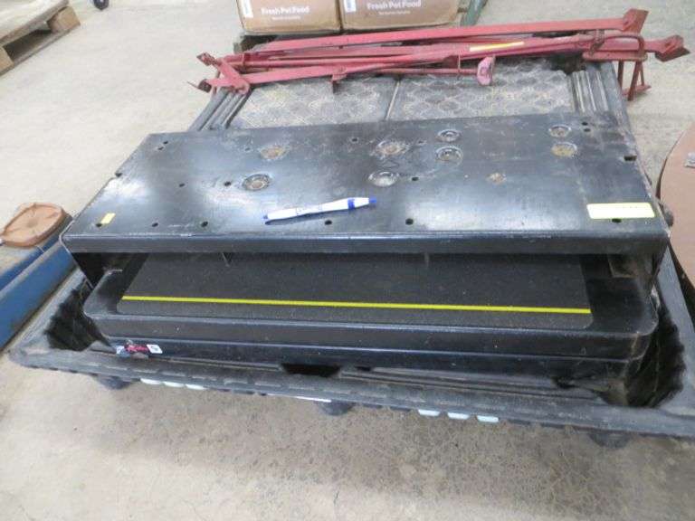 Motorized RV Steps - Lambrecht Auction, Inc.