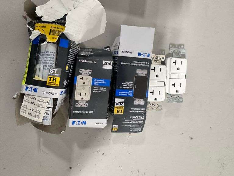 Assorted Wall Outlets - Lambrecht Auction, Inc.