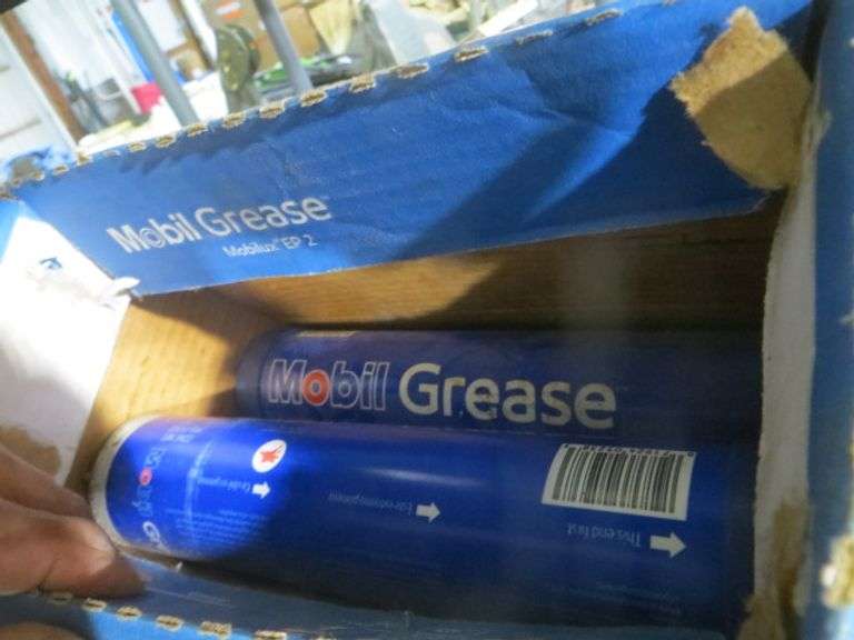 Mobile Grease 7 Tubes - Lambrecht Auction, Inc.