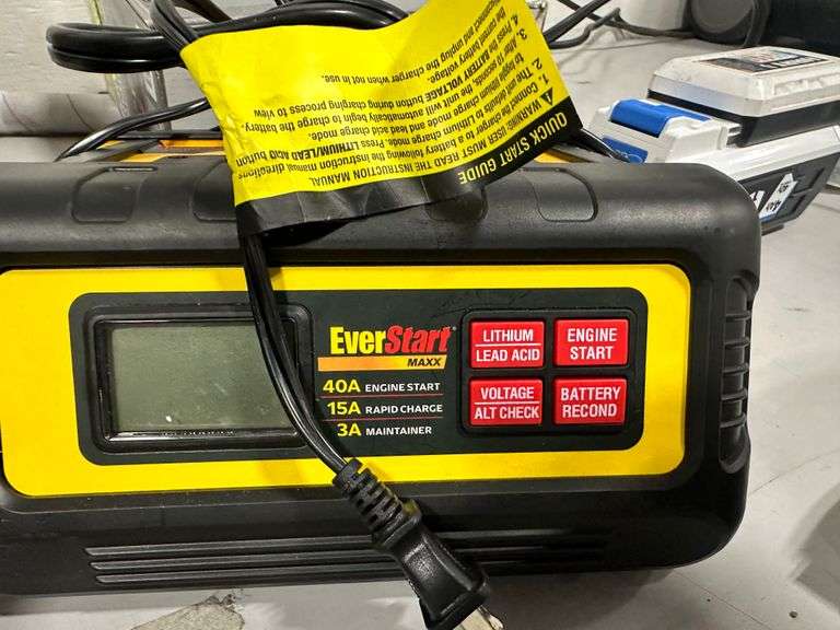 EverStart Maxx 15 Amp Battery Charger and Maintainer with 40 Amp Engine ...