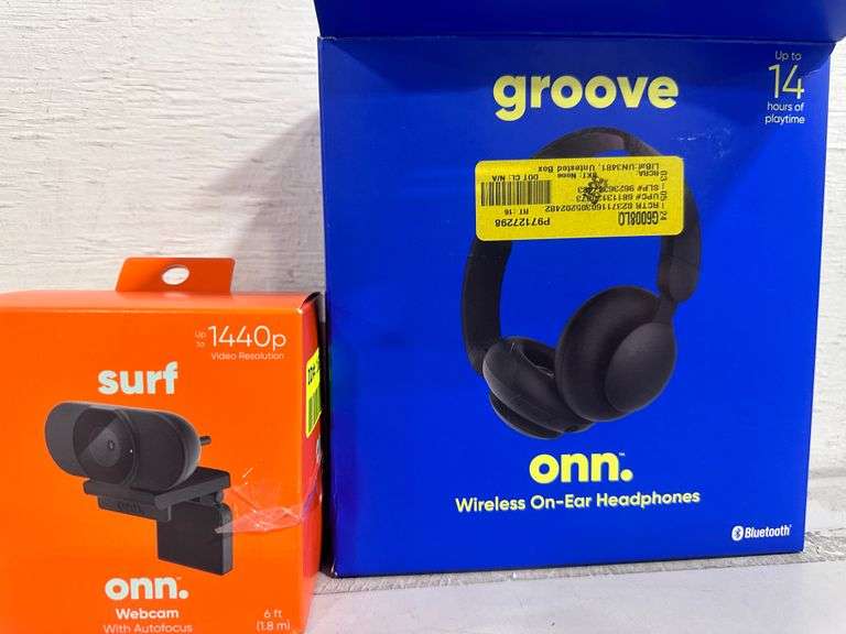 Groove Onn Wireless Headphones And Surf Onn Webcam - Lambrecht Auction ...