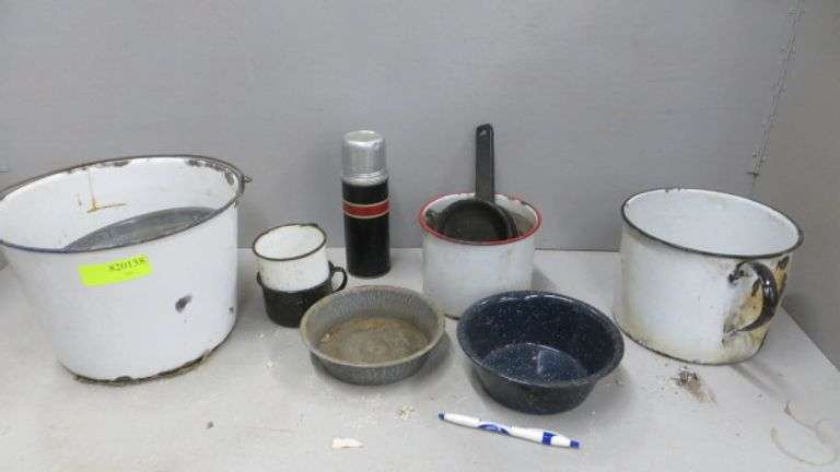 Enamel Ware - Lambrecht Auction, Inc.