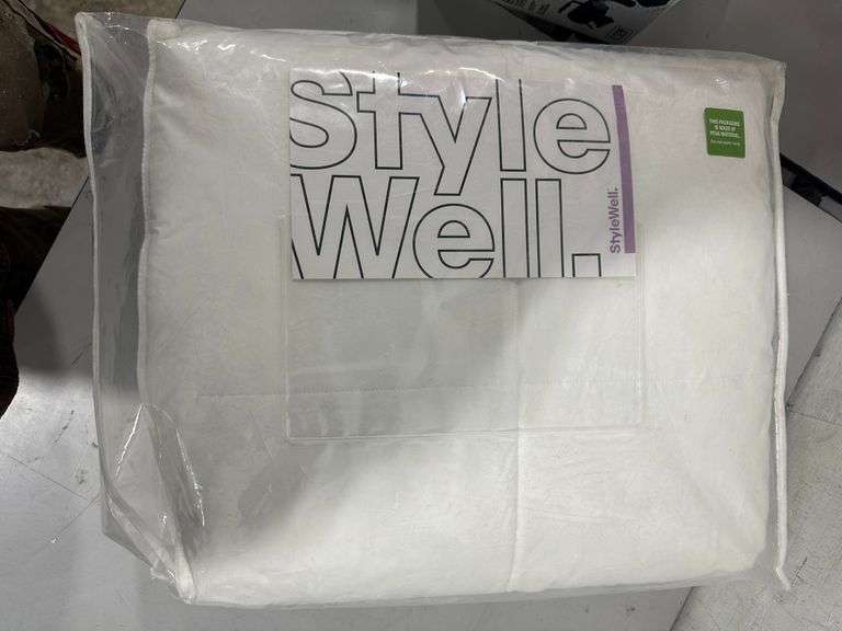 StyleWell All Season White Twin Down Feather Blend Comforter ...