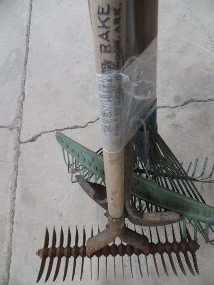 Rakes, Shovel, Thatching Rake - Lambrecht Auction, Inc.