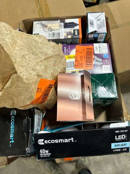 Assorted Light Bulbs - Lambrecht Auction, Inc.