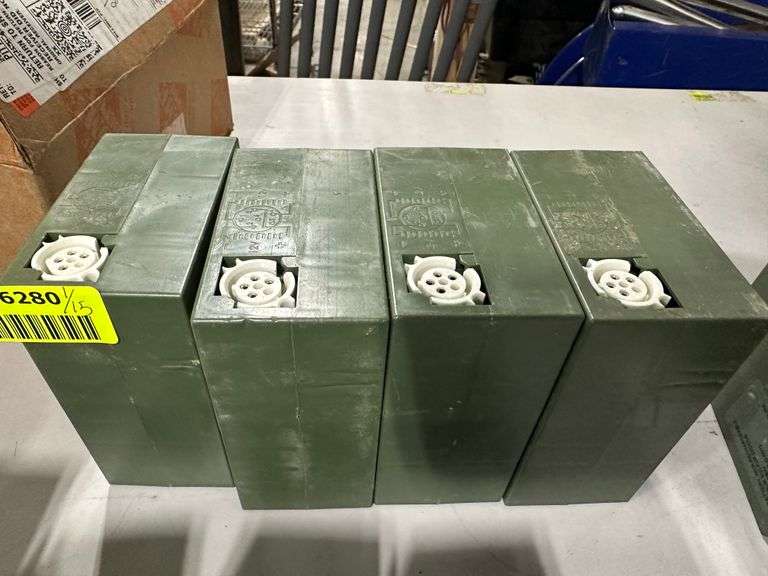 BA-5590 B/U 24 Volt Primary Lithium Battery Military Battery (4x$) - Lambrecht Auction, Inc.