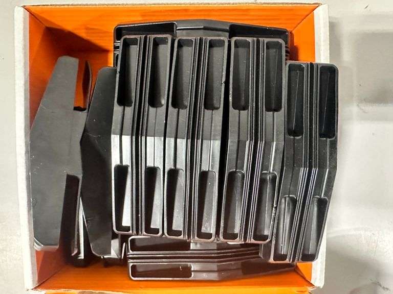 Master Flow Plastic End Plug For 10 ft. Aluminum Ridge Vents In Black ...