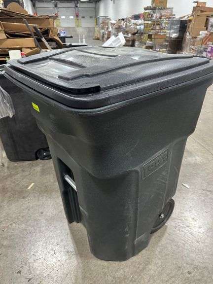 Toter 96 Gallon Greenstone Outdoor Trash Can/Garbage Can - Lambrecht ...