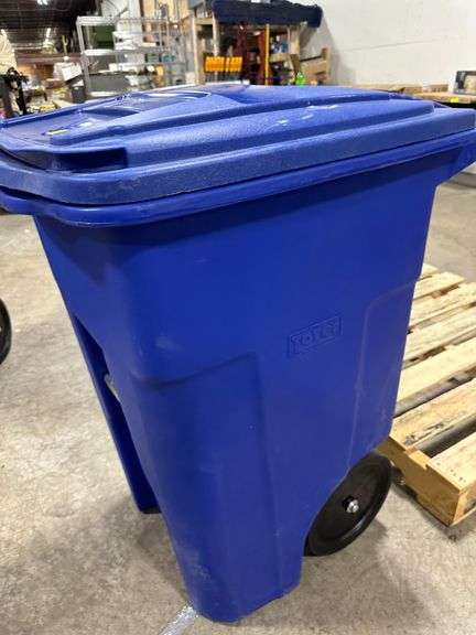 Toter 48 Gallon Blue Rolling Outdoor Garbage/Trash Can - Lambrecht ...