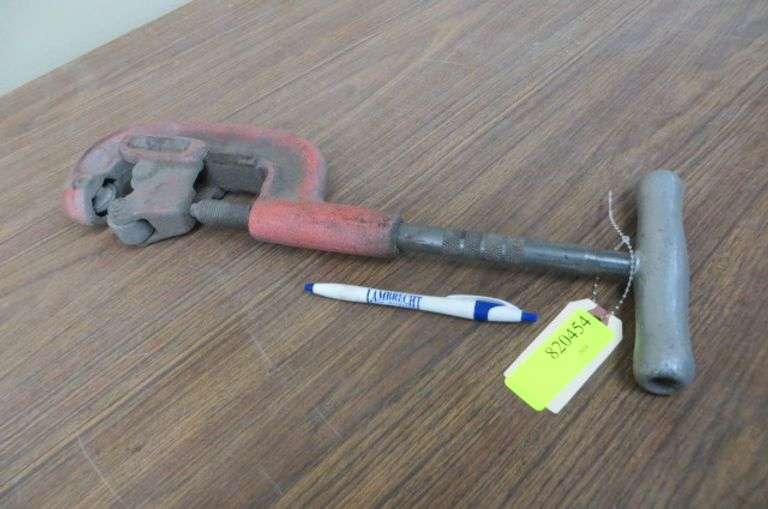 Ridgid 2" Pipe Cutter - Lambrecht Auction, Inc.