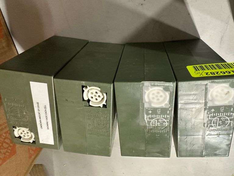 BA-5590 B/U 24 Volt Primary Lithium Battery Military Battery (4x$) - Lambrecht Auction, Inc.
