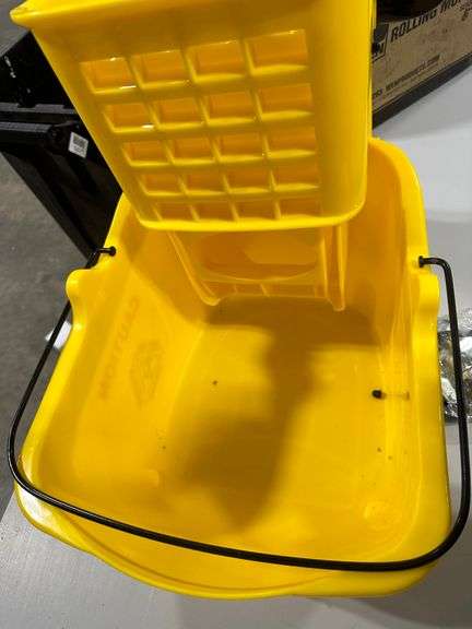 WEN 73034B Rolling Mop Bucket with Down Press Wringer - Lambrecht ...