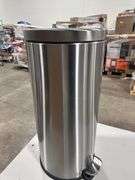 Stylewell 30L Stainless Steel Round Step Can - Lambrecht Auction, Inc.