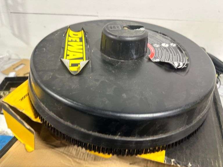 DeWalt Universal 18 in. Surface Cleaner for Cold Water Pressure Washers ...
